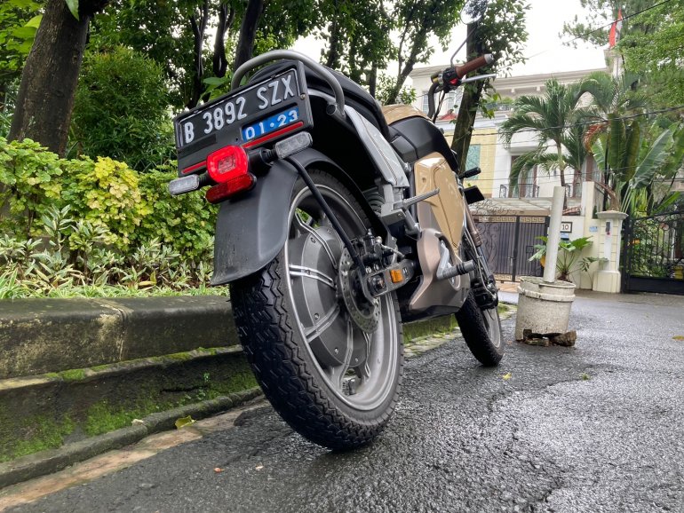 Smoto: Inovasi Baru Motor Listrik Bergaya Cafe Racer! - Kendara